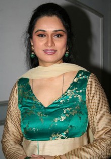 Padmini Kolhapure | Filmography, Highest Rated Films - The Review Monk