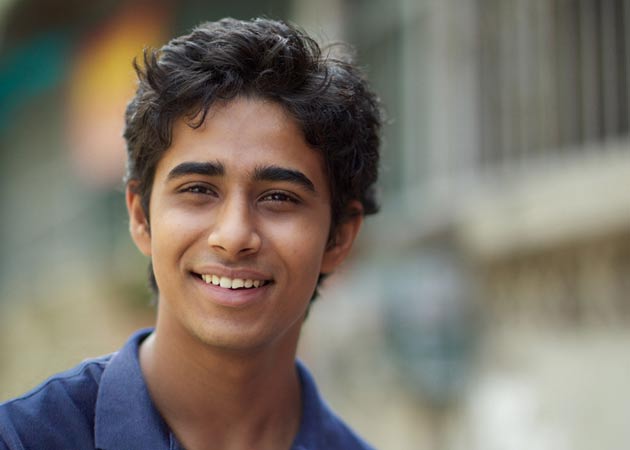 Suraj Sharma | Filmography, Highest Rated Films - The Review Monk